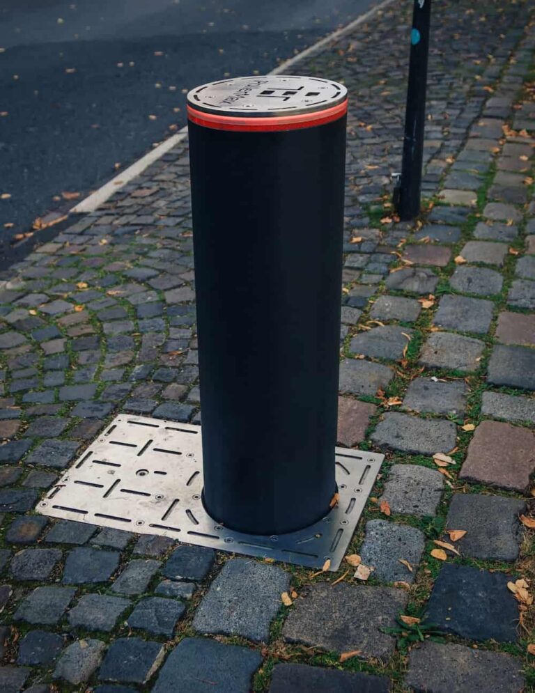 Versenkbare Poller für Zufahrten & Parkplätze | PollerMax