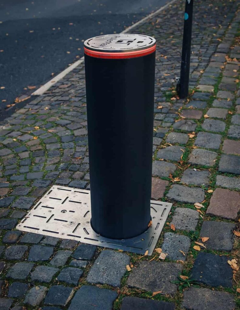 Versenkbare Poller für Zufahrten & Parkplätze | PollerMax
